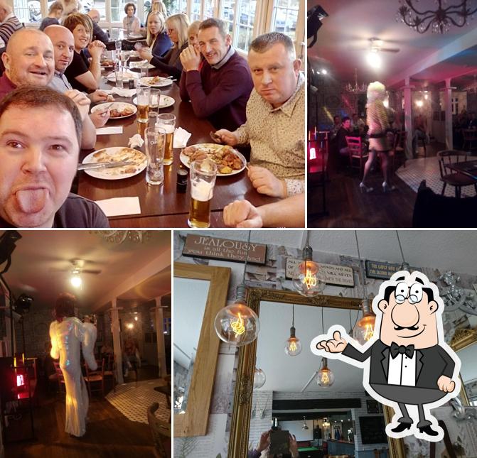 Top 2 restaurants with burgers in West Winch, september 2025 ...