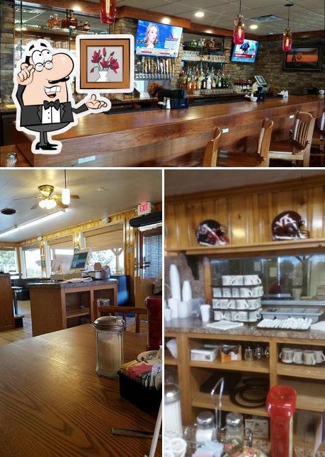 The Colonial Restaurant, 8790 Wards Rd in США - Restaurant menu and reviews