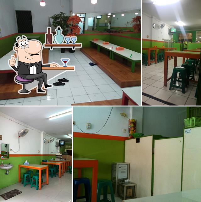 Bebek Cabe ijo restaurant, Bekasi Regency, Jl. Vila Nusa Indah ...