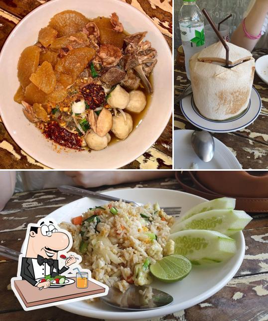 Red and Blue Restaurant, Wichit - Restaurant reviews