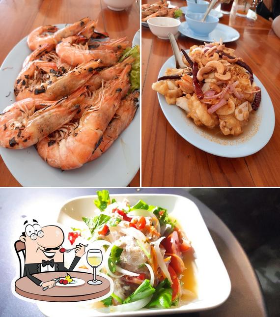 Mina Cafe, Bangkok - Restaurant reviews