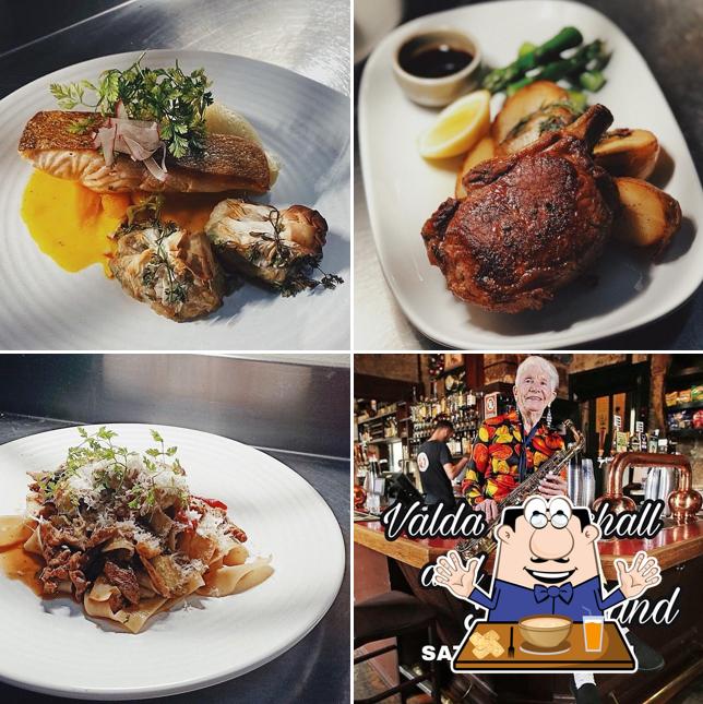 The Hero of Waterloo Hotel in Sydney - Restaurant menu and reviews