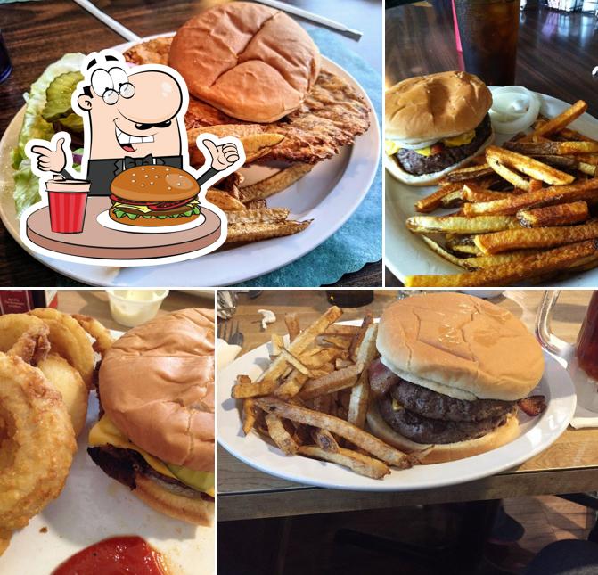 Quackers Bar & Grill, Mound City - Restaurant menu, prices and reviews