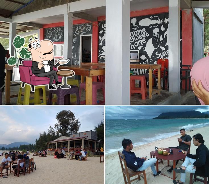 Sunset Surf Cafe, Meunasah Lambaro - Restaurant reviews