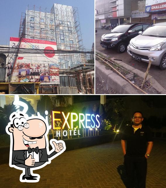 Pub y bar Zuri Express Mangga Dua, Central Jakarta - Opiniones del ...