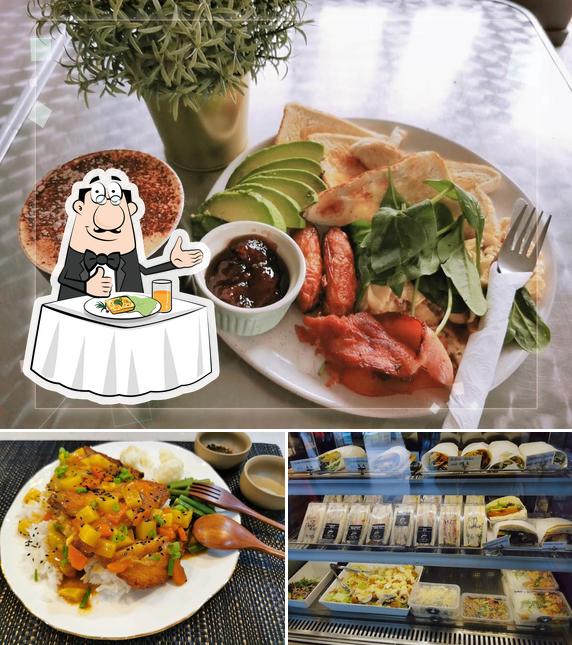 Lunchland, Burleigh Heads - Restaurant menu, prices and reviews