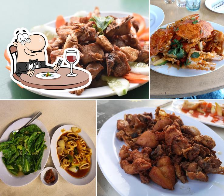 Kampoeng Kelong Seafood Restaurant, Sebong Pereh - Restaurant menu ...