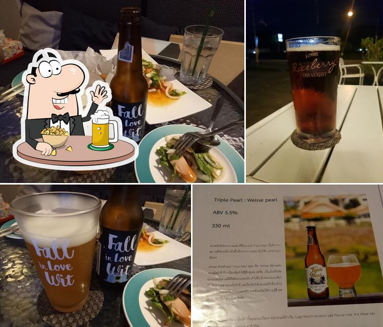 After work pub & bar, Si Maha Phot - Restaurant reviews