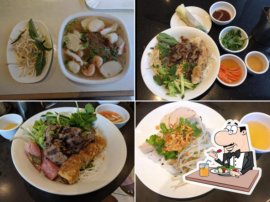 Pho Linh, 1156 College St in Toronto - Restaurant menu and reviews
