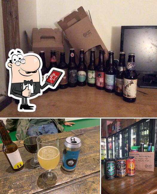 Caps and Taps in London - Restaurant reviews