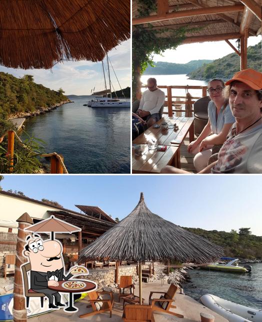 Calma Beach Bar, Hvar - Restaurant reviews