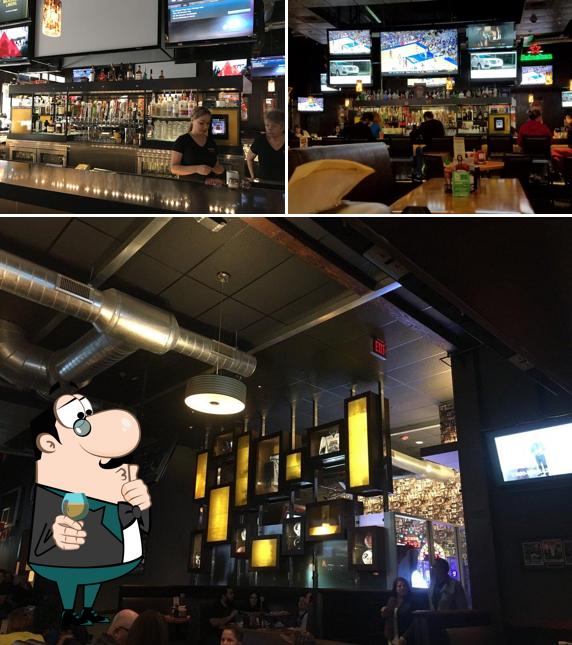 Round Table Clubhouse in Highland - Restaurant menu and reviews