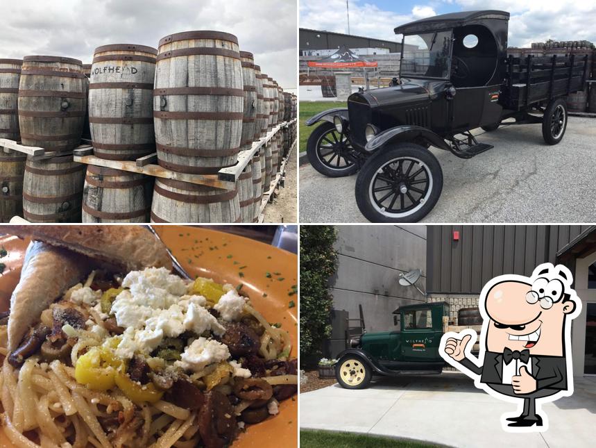 Wolfhead Distillery & Restaurant in Amherstburg - Restaurant reviews