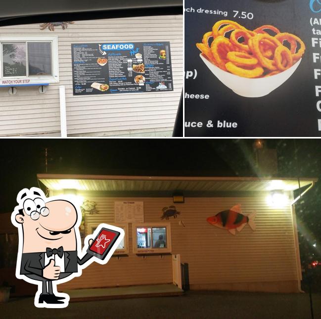 Seafood Hut, 2 S Main St in Acushnet - Restaurant menu and reviews