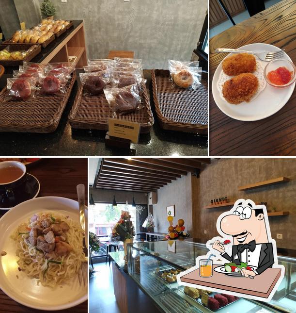 Glovic Bakery & Coffee Gatsu, Jember - Restaurant reviews
