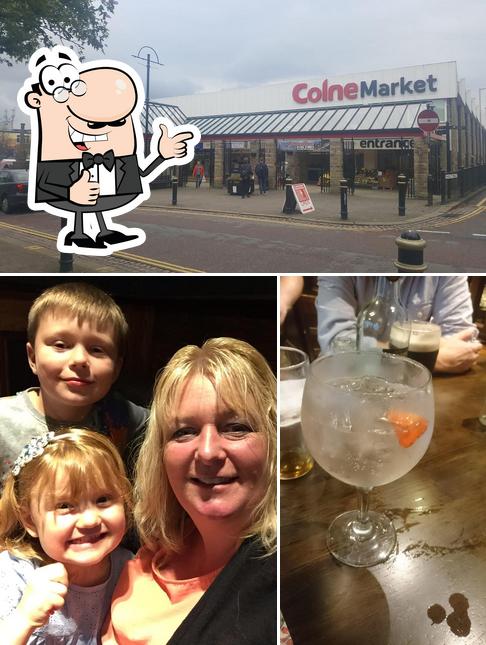 The Wallace Hartley - JD Wetherspoon in Colne - Restaurant menu and reviews