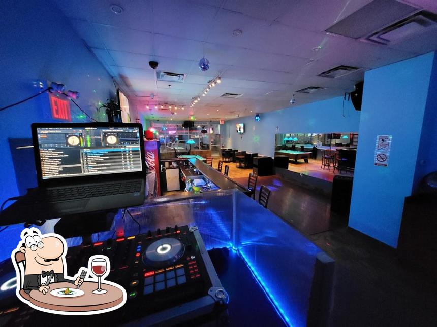 Hq sports bar & lounge / Caribbean restaurant, Toronto - Restaurant ...