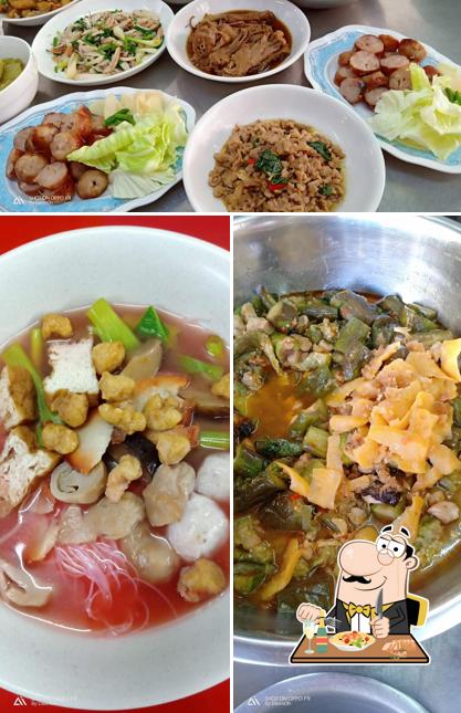 Duck Noodle Che Teng restaurant, Samut Prakan, 24 Khlong Takhet Fang ...