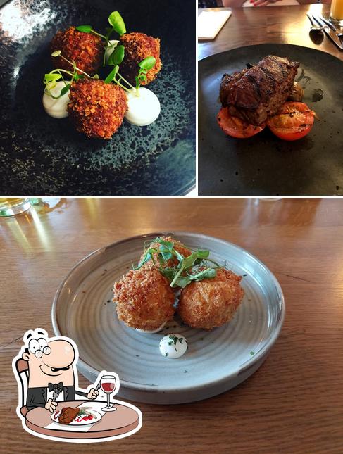 The Grapes in Hyde - Restaurant menu and reviews