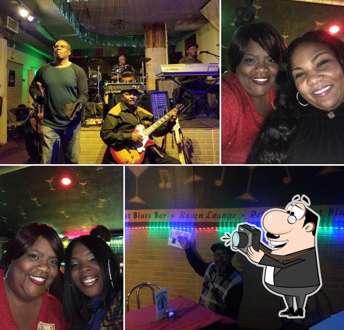 Raven Lounge & Restaurant in Detroit - Restaurant menu and reviews