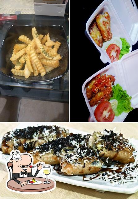 Line cafe, Surabaya - Restaurant reviews