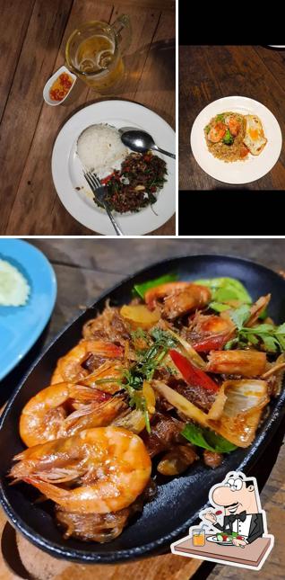 หลังบ้านวินเทจ อาหาร&เครื่องดื่ม restaurant, Pong Tam - Restaurant reviews