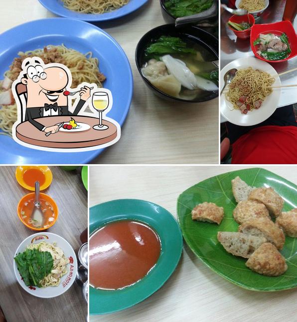 Bakmi Jambi Apaw restaurant, Curug Sangereng - Restaurant menu and reviews