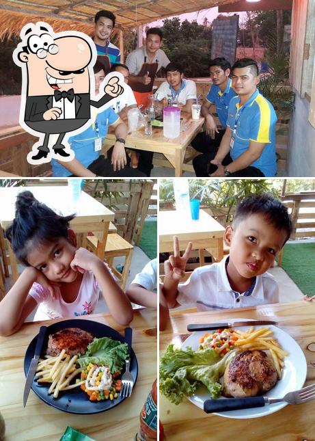 Nt' café restaurant, Na Phra Lan