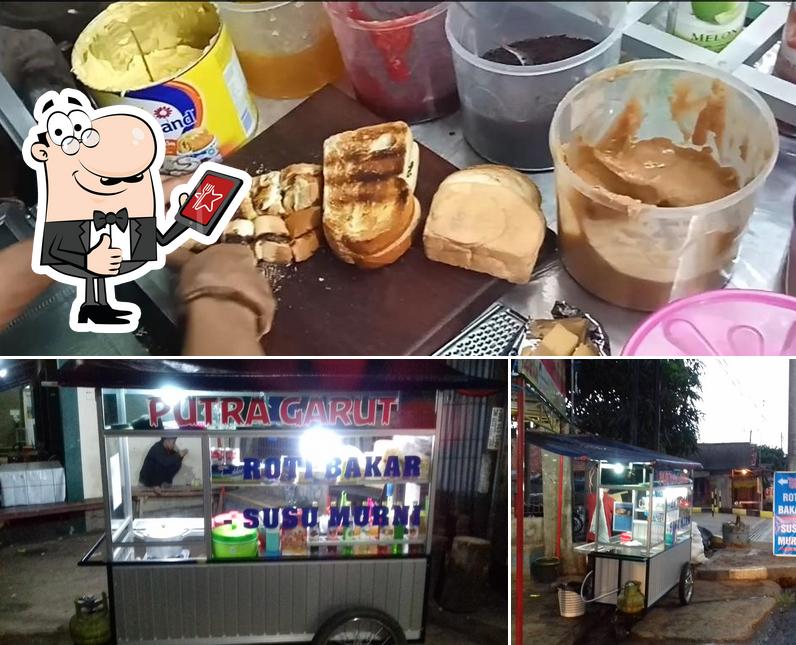 ROTI BAKAR & SUSU MURNI (Grobak PUTRA GARUT) restaurant, Purwakarta ...