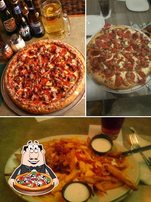 Uccello's Ristorante: Pizzeria & Sports Lounge - Caledonia, Caledonia ...