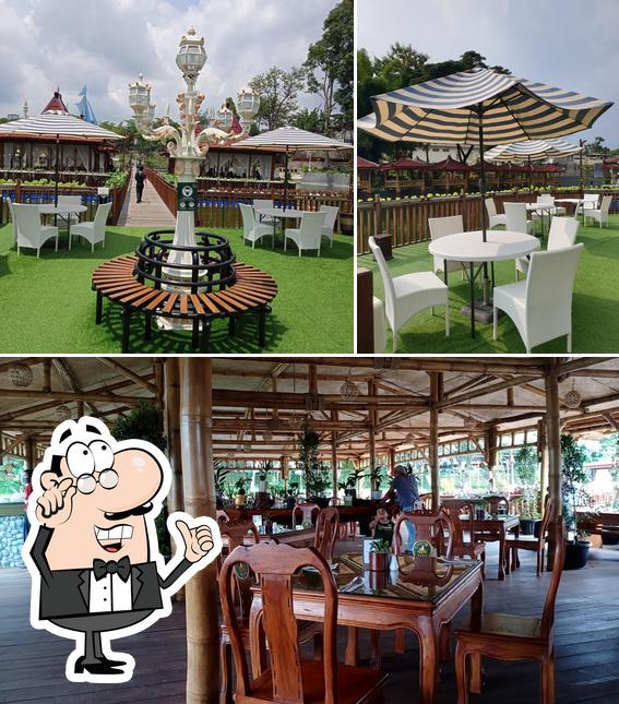Floating Resto Sleman restaurant, Sendangadi - Restaurant reviews