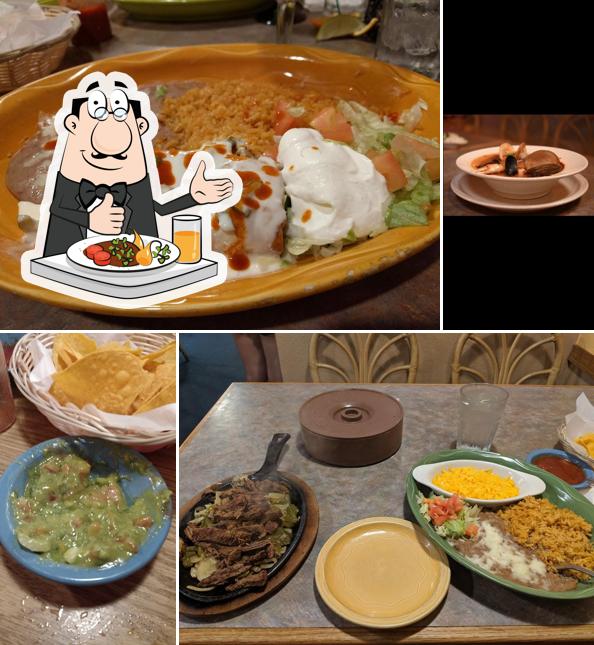 Ixtapa Grille Family Mexican Restaurant, 2547 Whitney Ave in Hamden ...