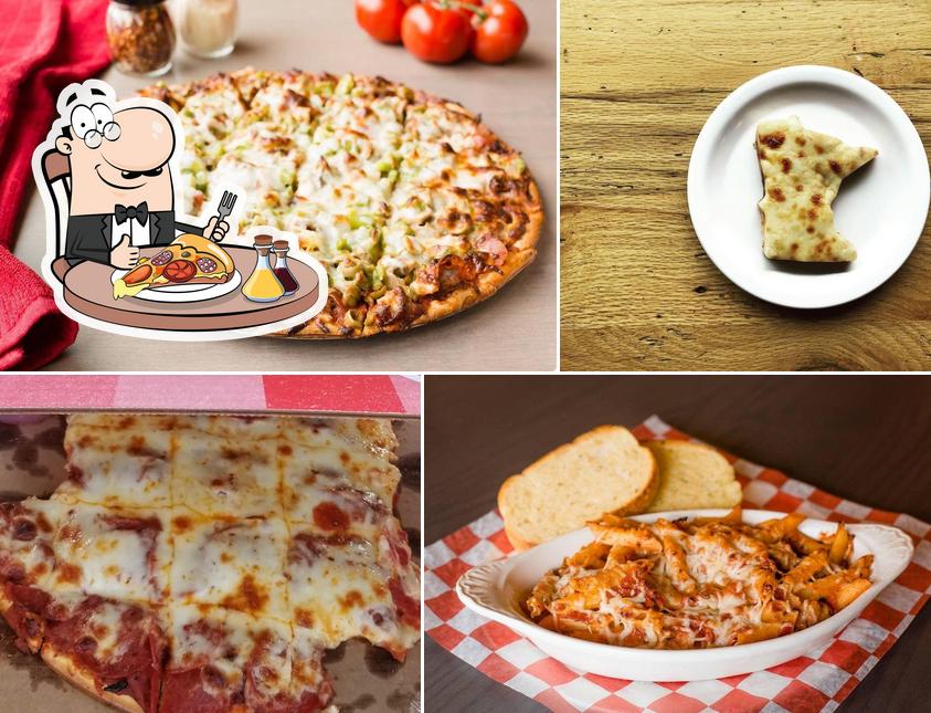 Red's Savoy Pizza in Vadnais Heights - Restaurant menu and reviews