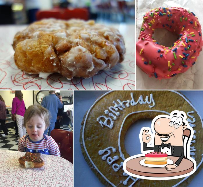Fox's Donut Den in Nashville - Restaurant menu and reviews