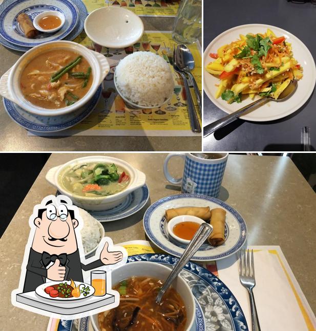 Golden Bell Thai Restaurant in Newmarket - Restaurant menu and reviews