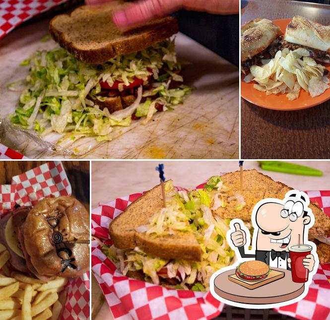 Tippy's Restaurant & Bar in Delphi - Restaurant reviews