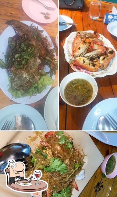 บ่อตกกุ้งBTbyรวมเพื่อน restaurant, Bangkok - Restaurant reviews