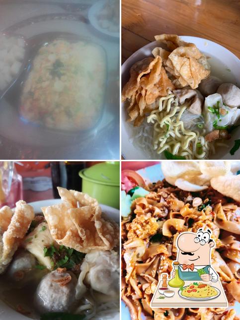 Bakso Malang Mas Pepen restaurant, Padang, Jl. Perintis Kemerdekaan No ...