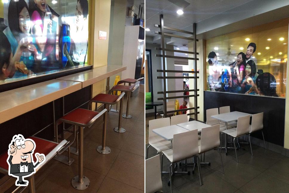 Jolibee restaurant, Cebu City, Gen Maxilom cor - Restaurant menu and ...