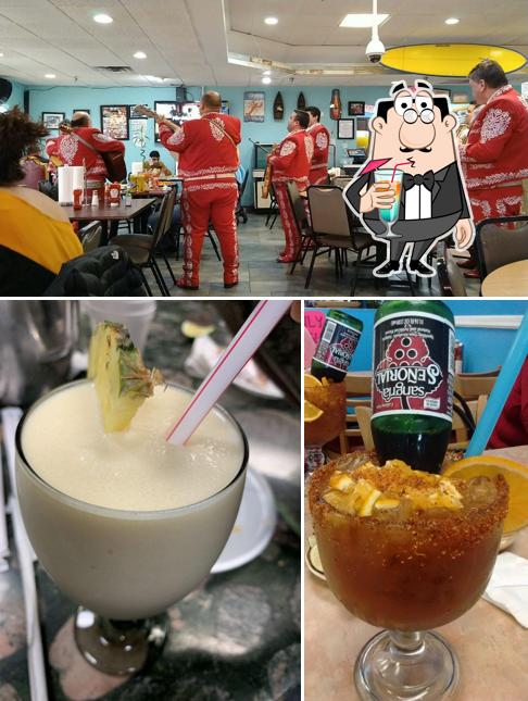 Mariscos El Veneno, 6651 S Pulaski Rd in Chicago - Restaurant menu and ...