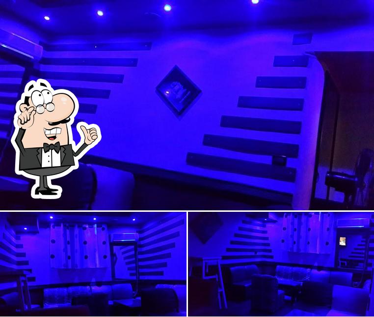 Log In Bar, Tirana
