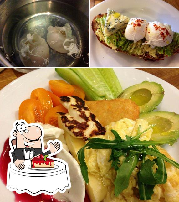 Recharge, 140 Roman Rd in London - Restaurant menu and reviews