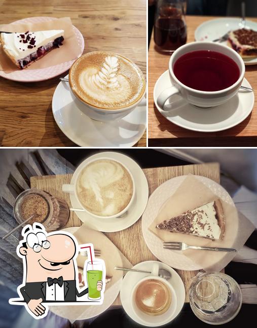 Lokal Cafe, Warsaw, Karabeli 13A - Restaurant reviews