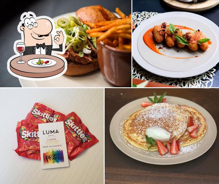 LUMA Hotel Times Square in West New York - Restaurant reviews