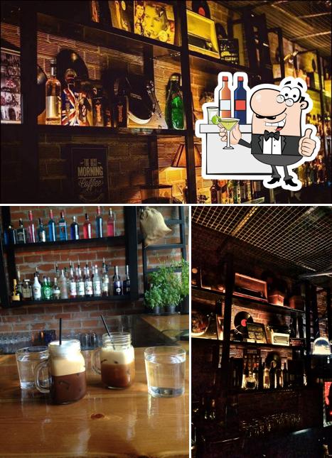 The ABBEY ROAD Bar, Pefki - Restaurant menu, prices and reviews