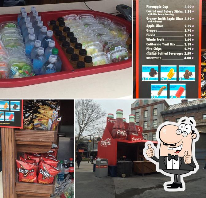 Coke Bottle Stand, Orlando - Opiniones del restaurante
