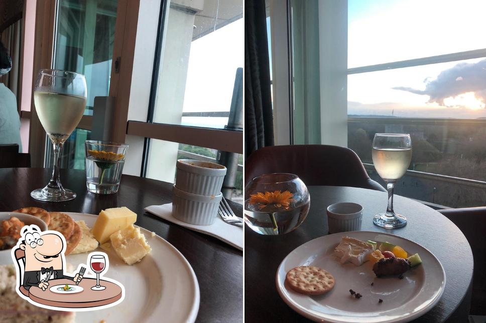 Executive Lounge Hilton, Cardiff - Restaurant menu, prices and reviews
