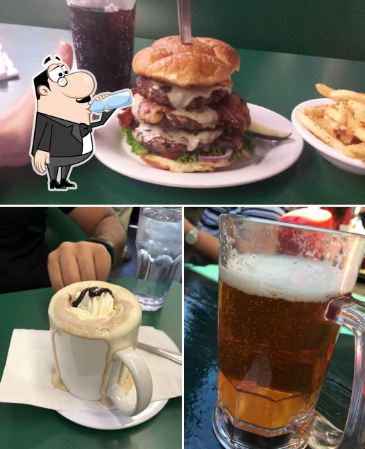 Happy Burger Diner in Mariposa - Restaurant menu and reviews