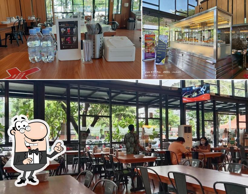 Resto Padang Simpang Raya, Surabaya - Restaurant menu, prices and reviews