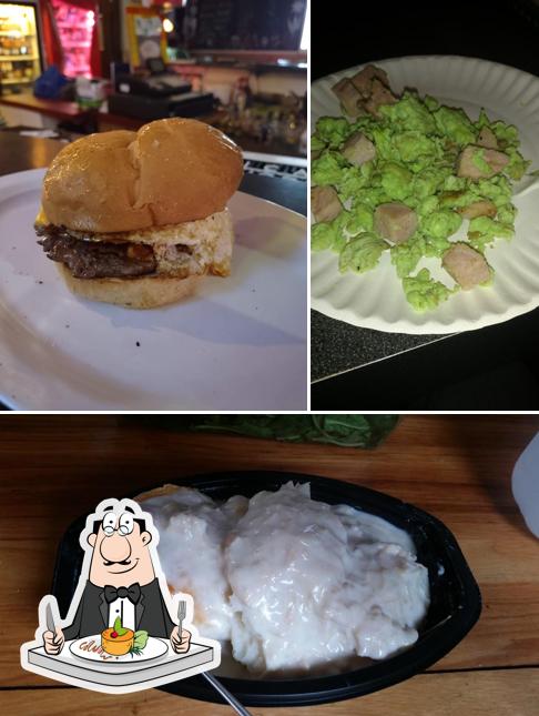 Cubby Hole Bar & Grill, Green Bay - Restaurant menu, prices and reviews